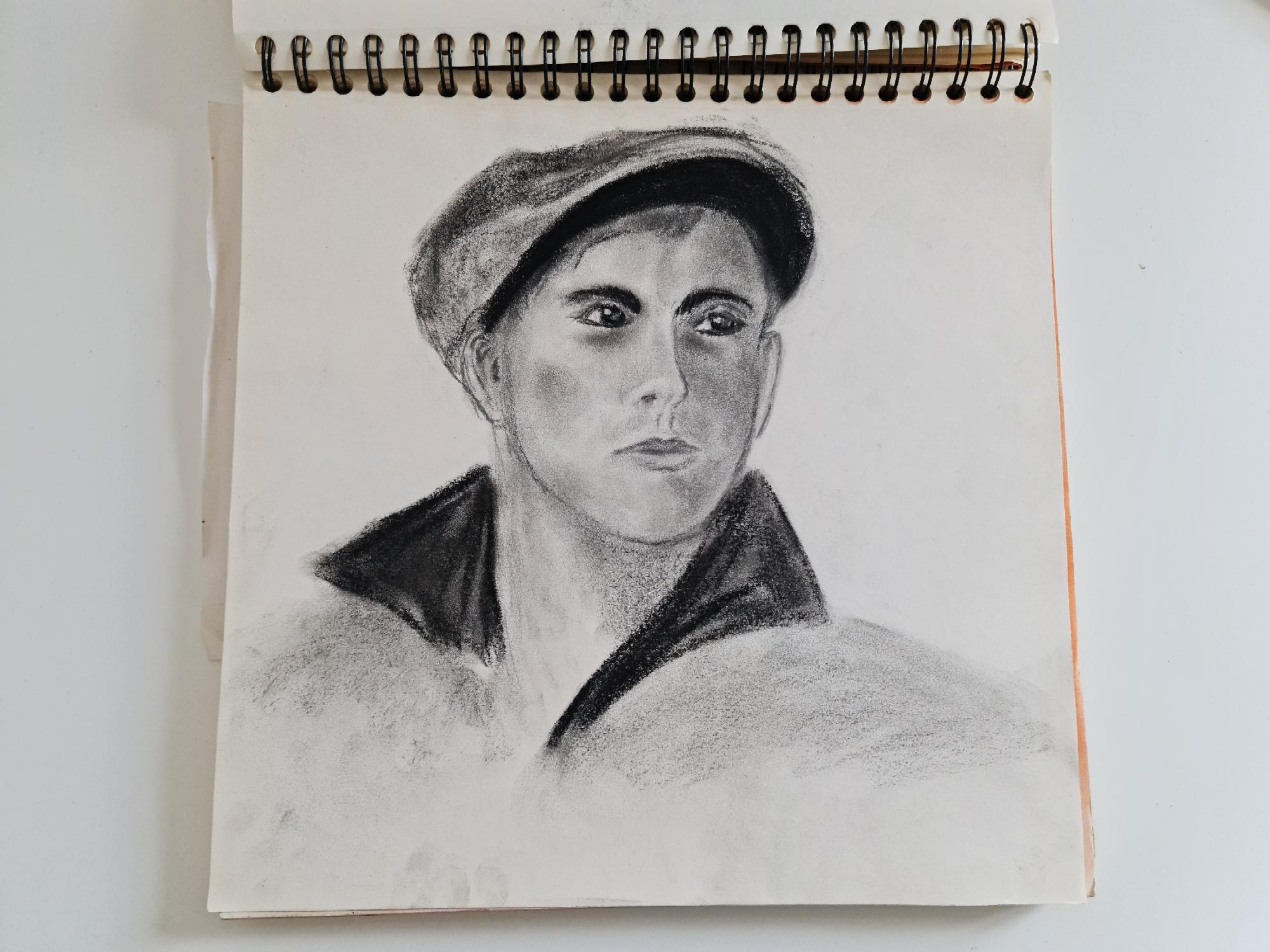 Dessiner un visage réaliste : Techniques et astuces pour débutants